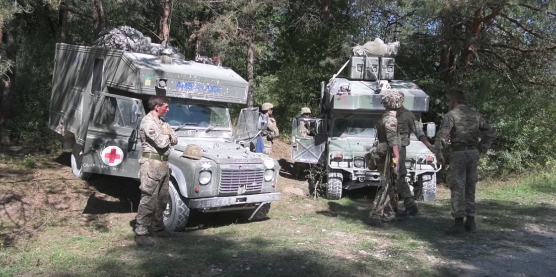 Airborne medics join forces - Defence Online
