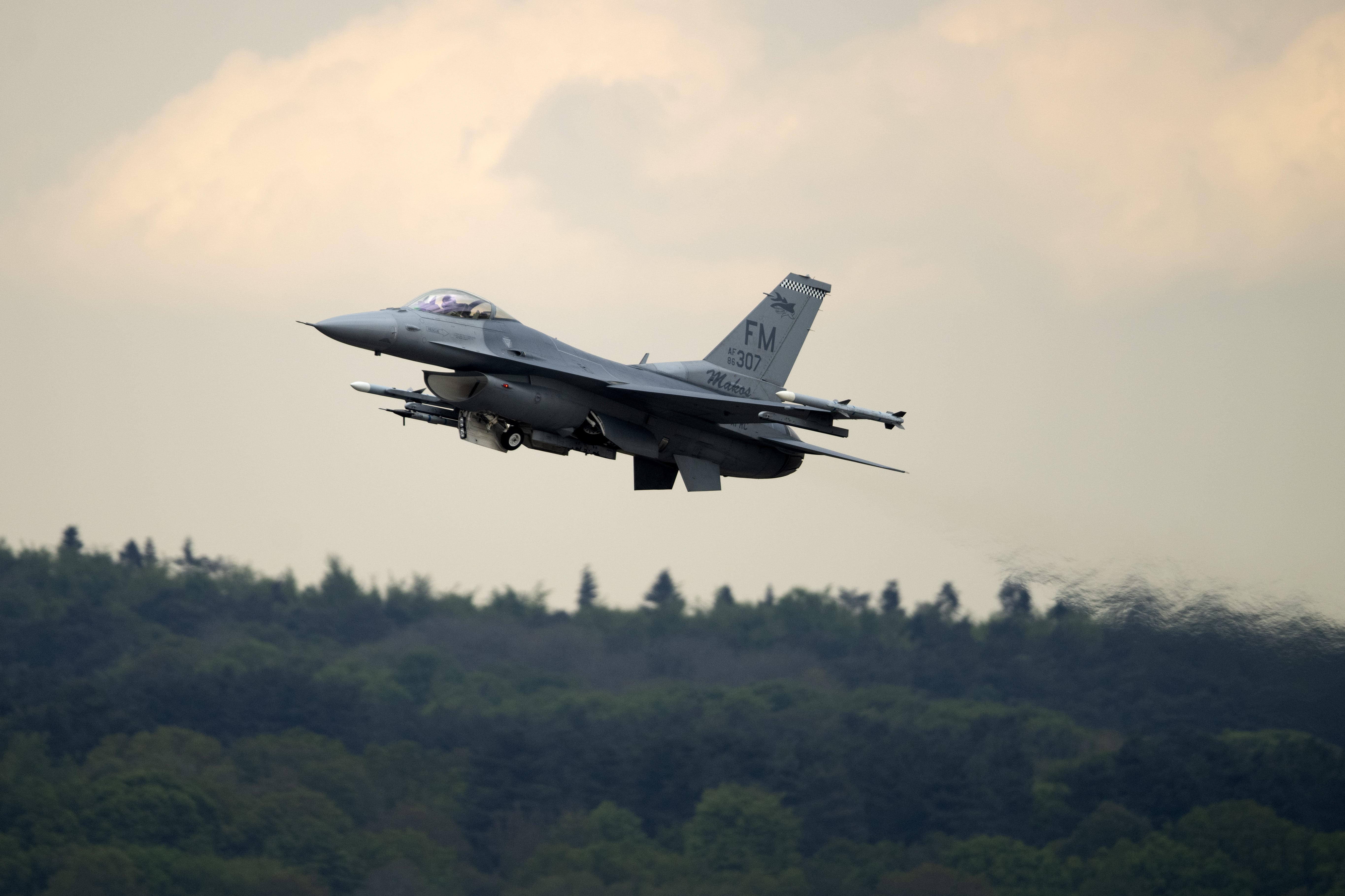 Defence Online | US Fighting Falcons train with RAF Lakenheath
