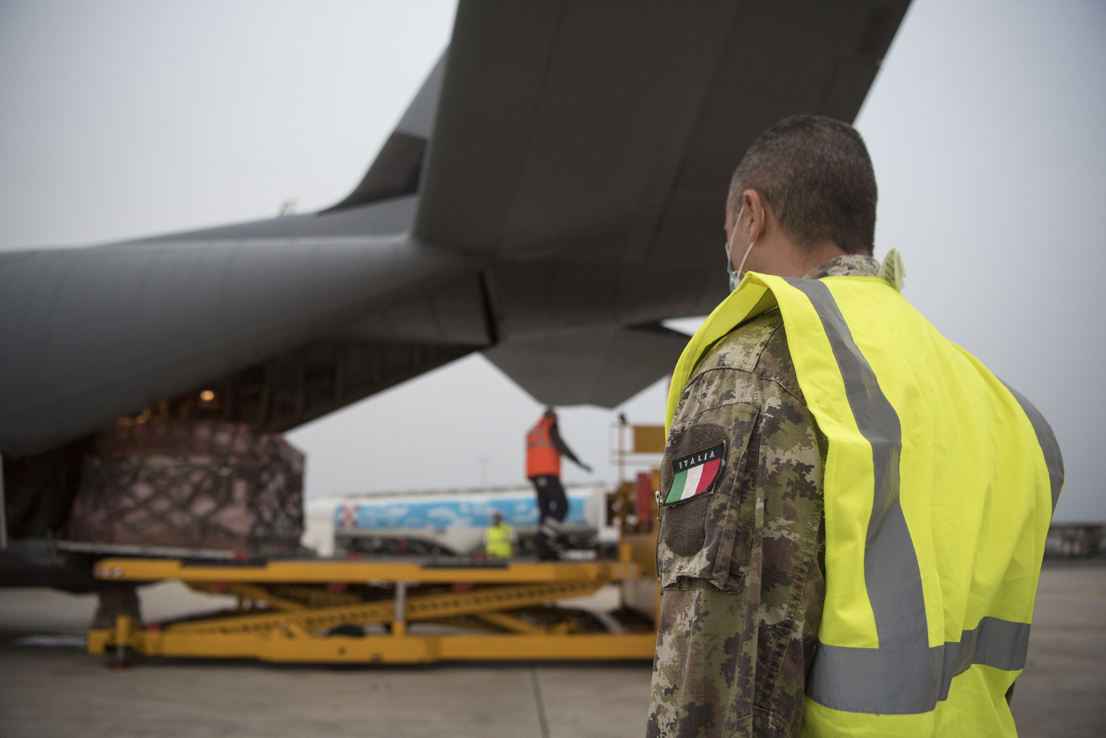 US transports aid in Italy using NATO’s Rapid Air Mobility initiative