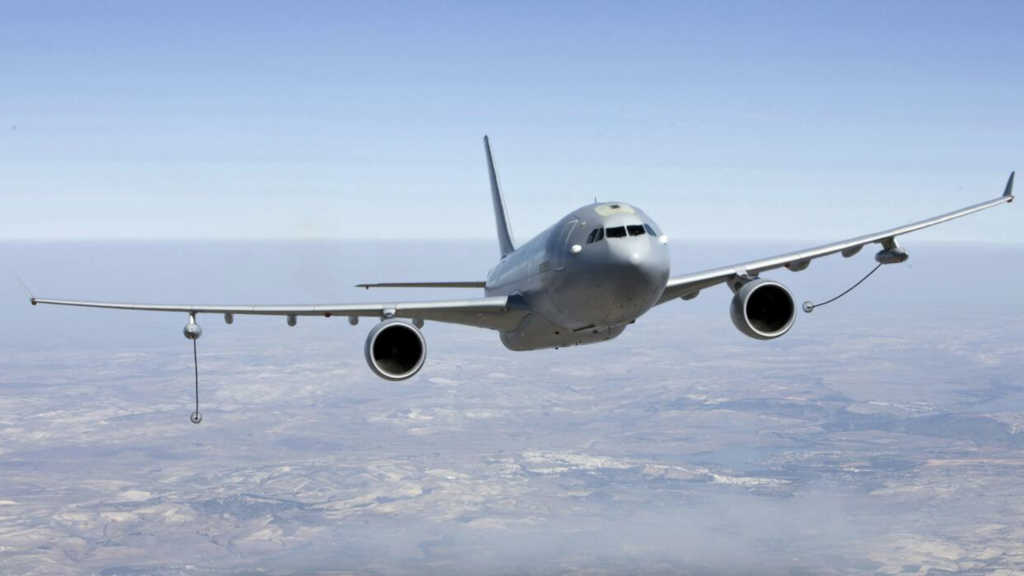EDA begins research into automatic air-to-air refuelling for hose and ...